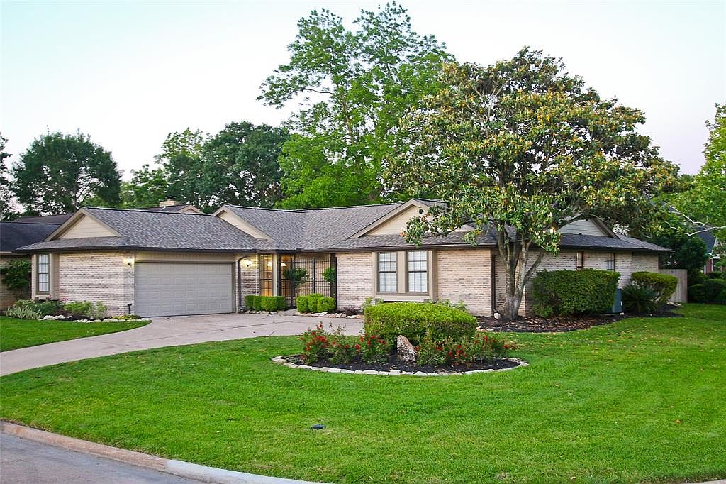 315 Longview Dr, Sugar Land, TX 77478 | Zillow