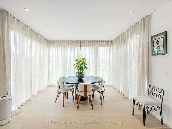 2 Allen Mnr, Markham, ON L6C 1B2 | MLS #N12018413 | Zillow