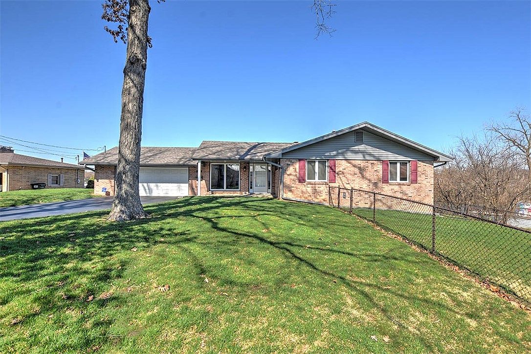 650 Davis Ct, Decatur, IL 62521 | Zillow