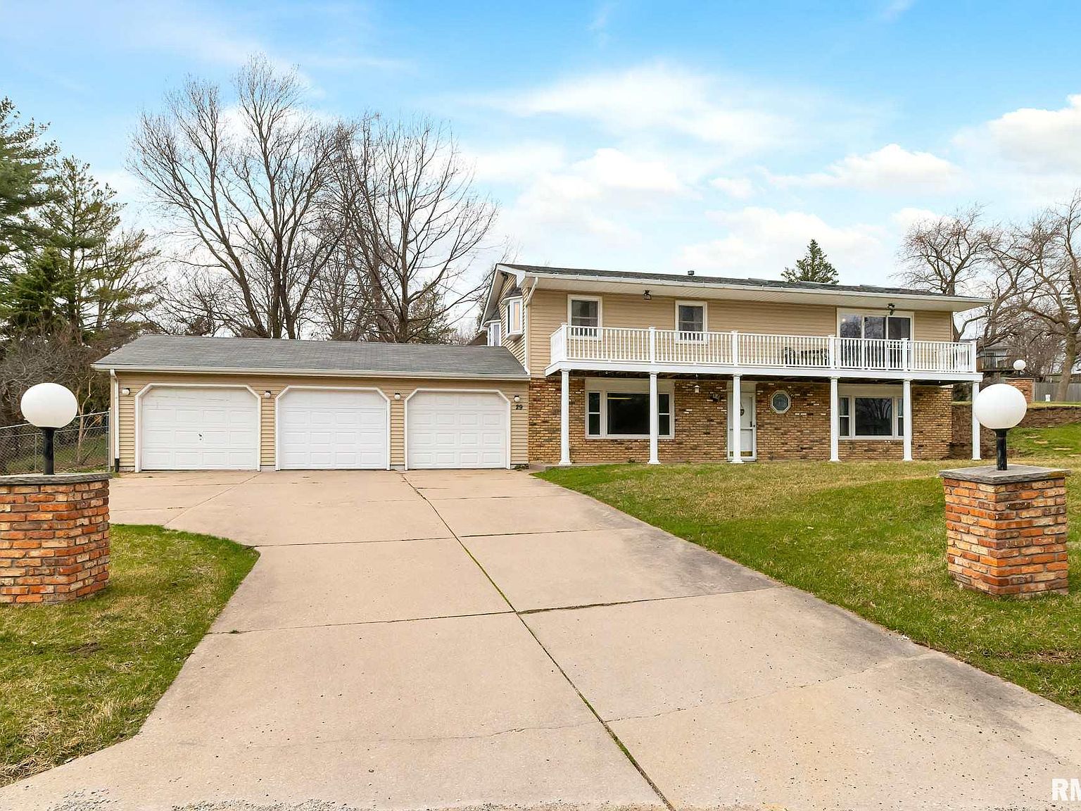 29 Park Ave, Park View, IA 52748 | Zillow
