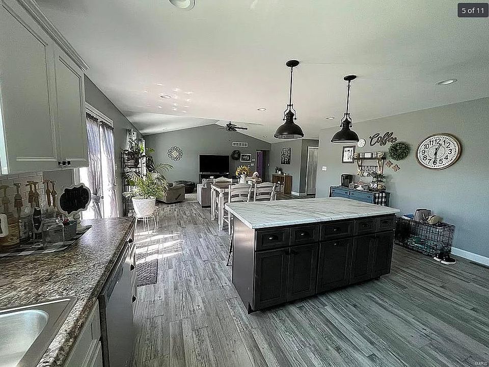 1112 Victoria, Farmington, MO 63640 | Zillow