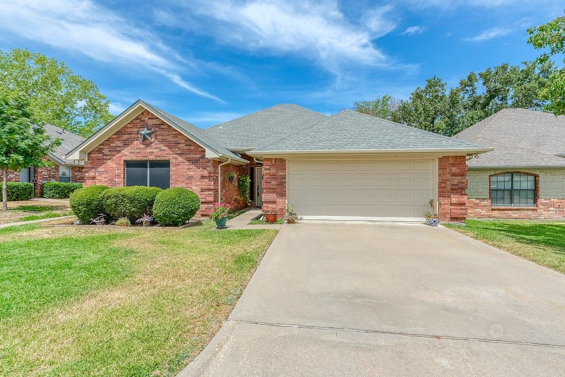 997 Austin Ct, Weatherford, TX 76086 | Zillow
