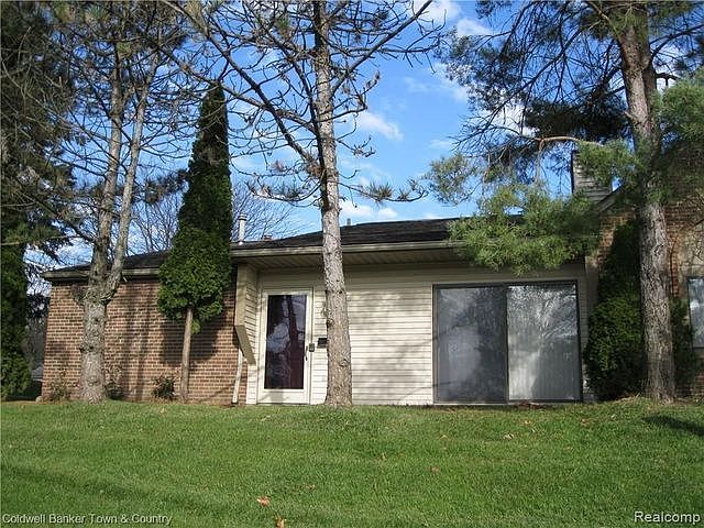 310 Spring Brooke Dr #6, Brighton, MI 48116 | Zillow