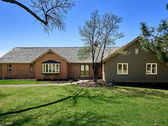 6321 Bluff Dr, Bloomington, MN 55438 | MLS #6689429 | Zillow