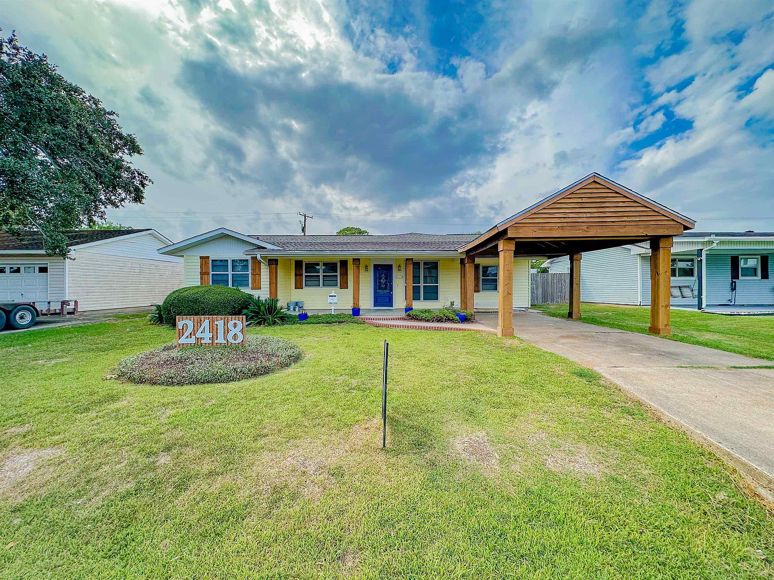 2418 Hampton Ln, Port Neches, TX 77651 | MLS #242406 | Zillow