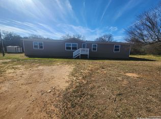 108 CR 2638, Devine, TX 78016 | MLS #1817724 | Zillow