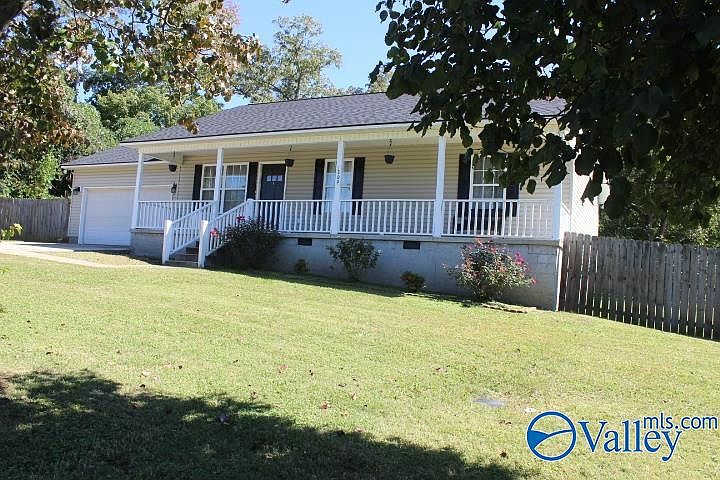 1209 Godfrey Ave NE, Fort Payne, AL 35967 | MLS #21901354 | Zillow