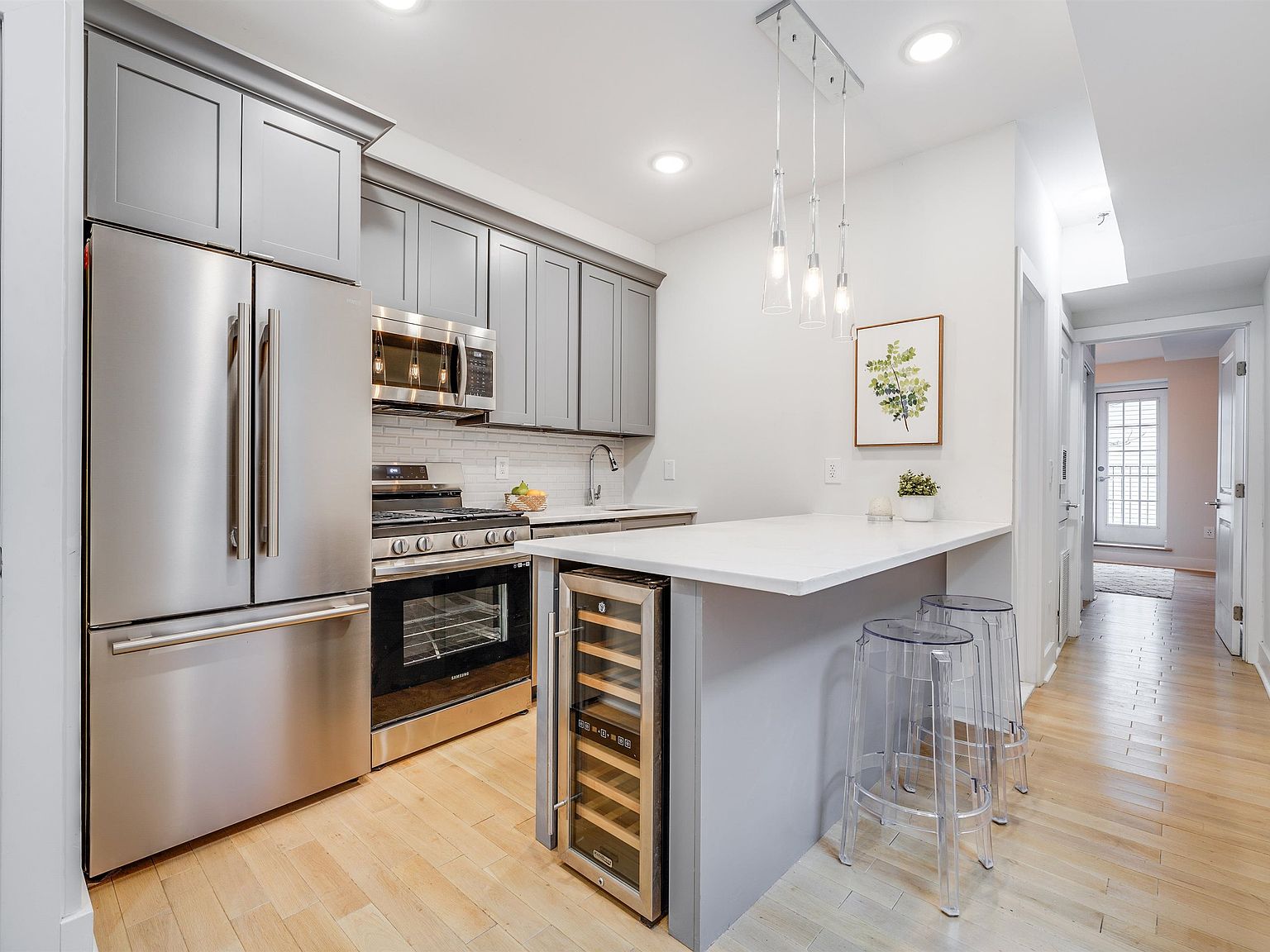 684 Summit Ave #3, Jersey City, NJ 07306 | Zillow