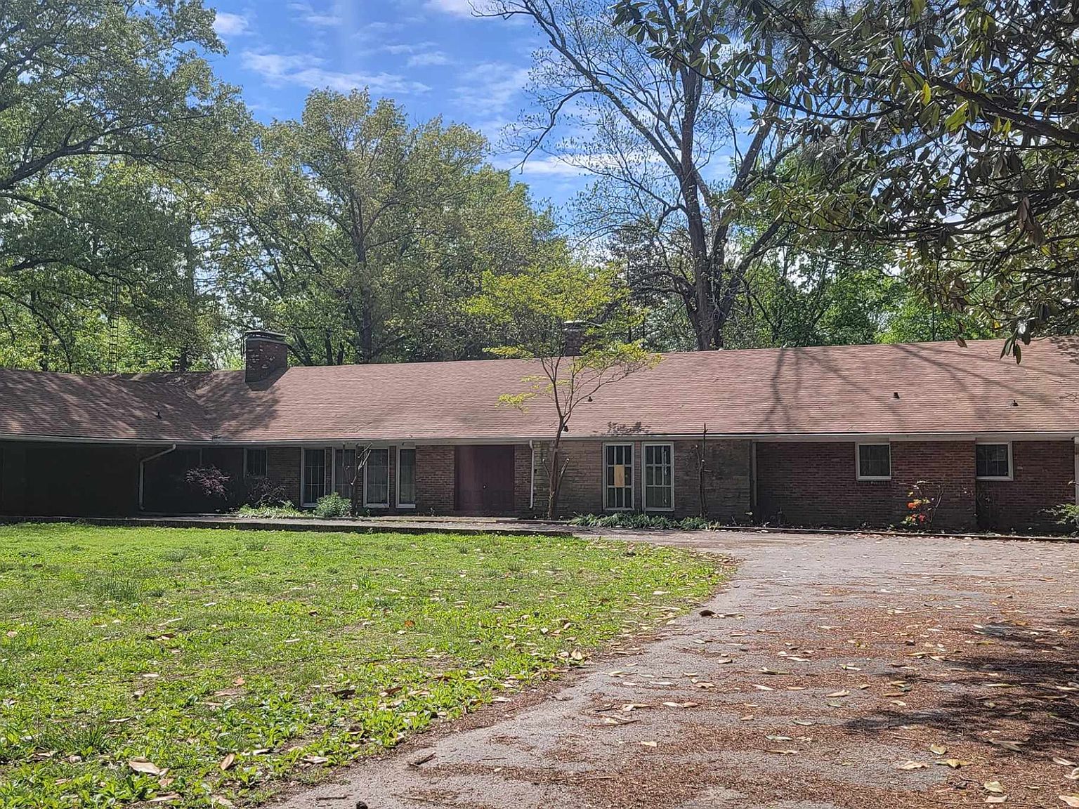 1 Tigrett Pl, Jackson, TN 38301 | Zillow