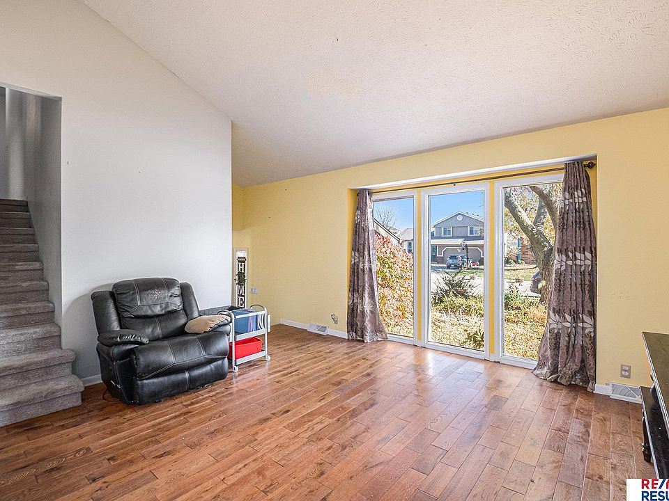 10112 S 11th St, Bellevue, NE 68123 | MLS #22326508 | Zillow