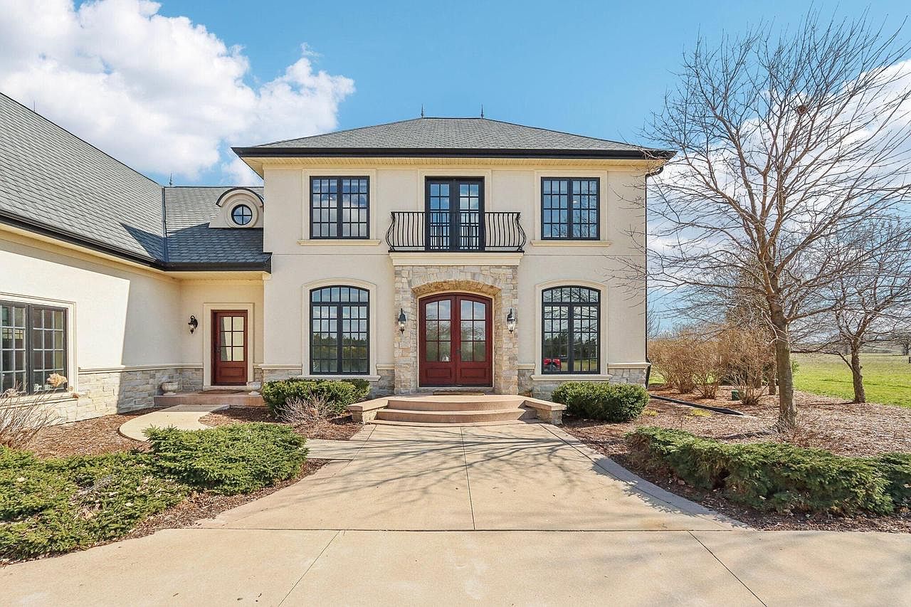 N88W38771 Mapleton ROAD, Oconomowoc, WI 53066 | Zillow