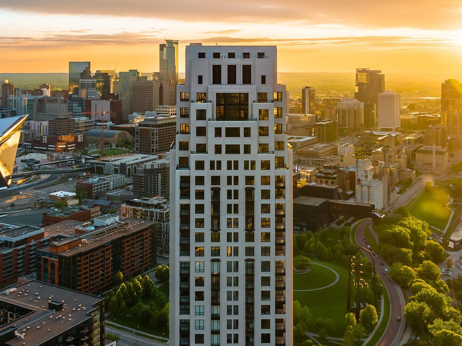 1111 W River Pkwy #33B, Minneapolis, MN 55415 | Zillow