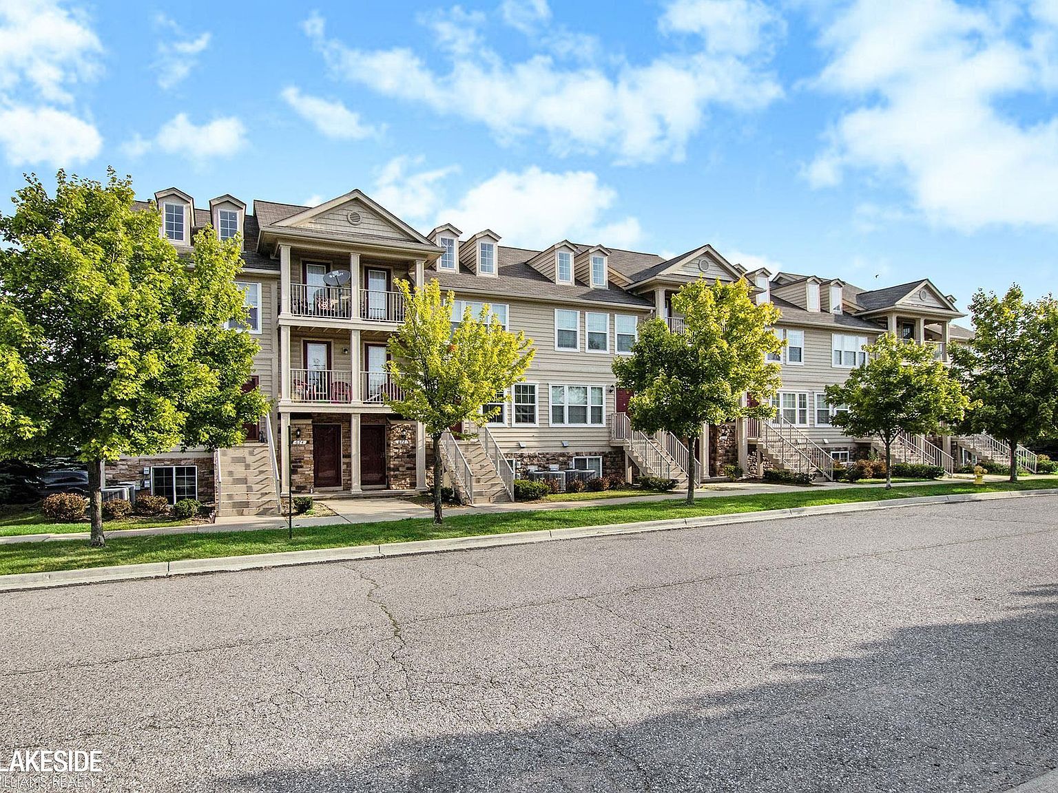 664 Lydia Ln #43, Pontiac, MI 48341 | Zillow