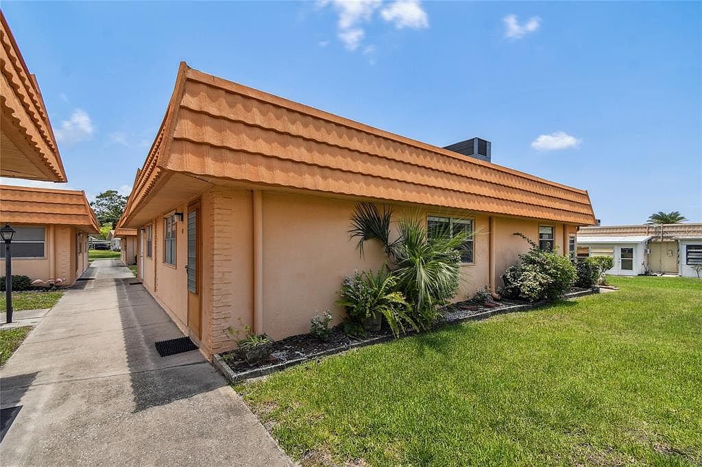 1801 Bedford Ct #43, Sun City Center, FL 33573 | Zillow