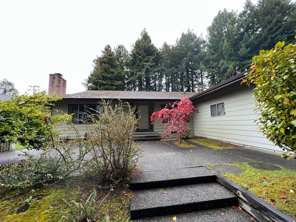 2418 S St, Eureka, CA 95501 | Zillow