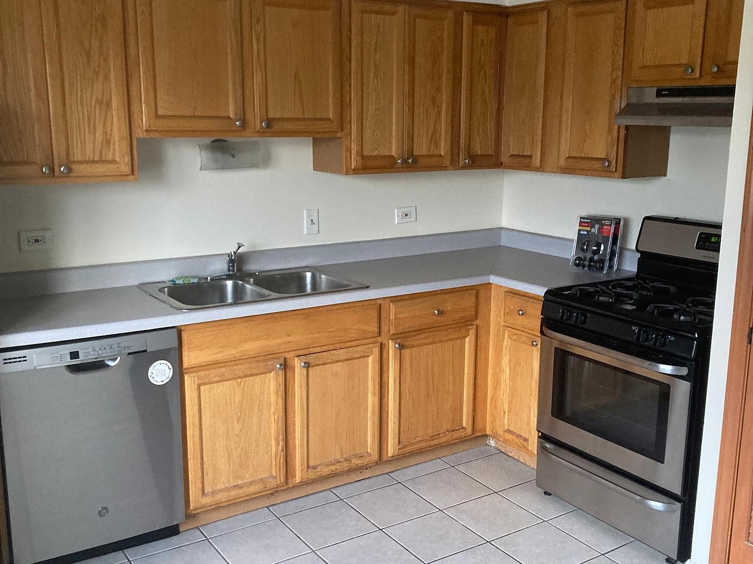 634 Carroll Sq #1W, Elk Grove Village, IL 60007 | Zillow