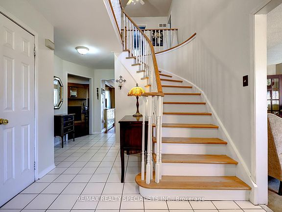 6164 Osprey Blvd, Mississauga, ON L5N 5W5 | MLS #W13045654 | Zillow