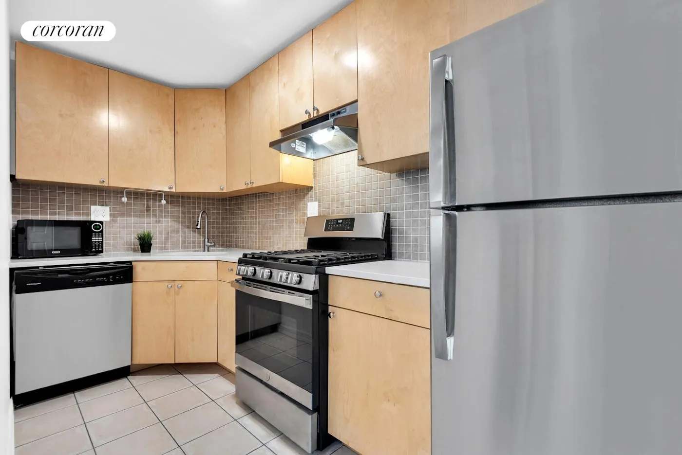 27 Meserole Street #3R in Williamsburg, Brooklyn | StreetEasy