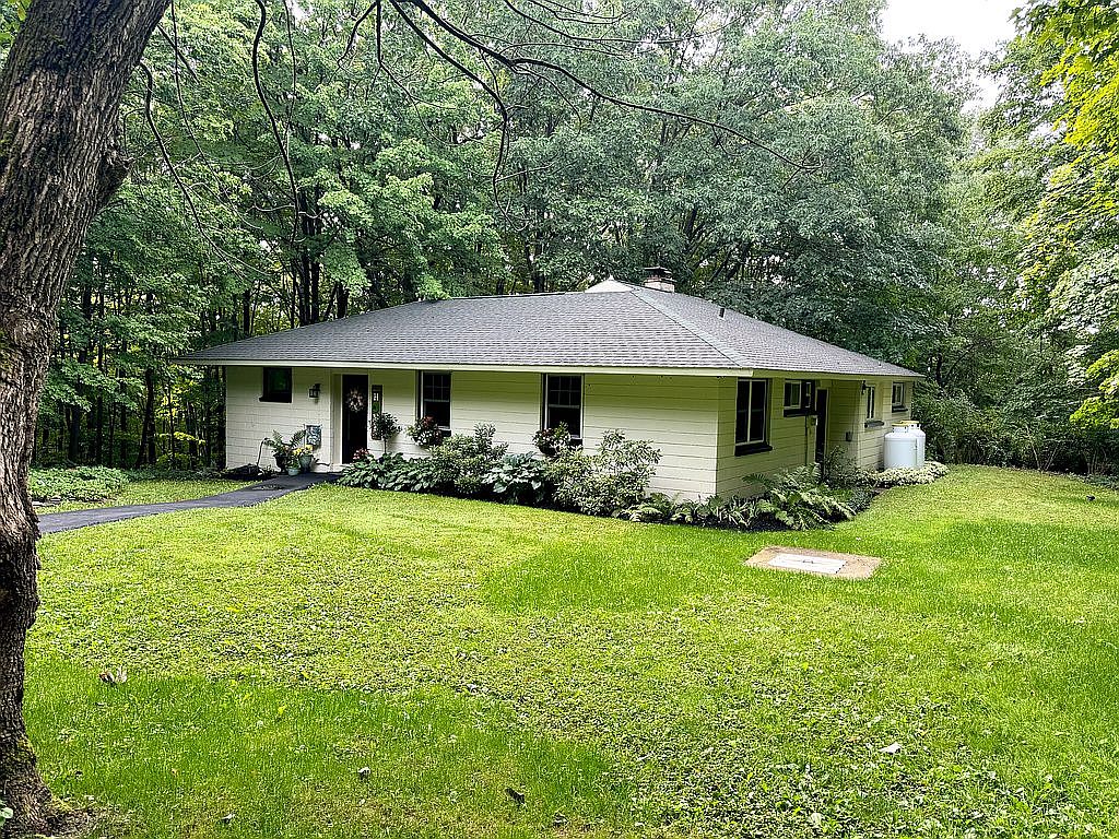 2596 Lafayette Rd, La Fayette, NY 13084 | Zillow