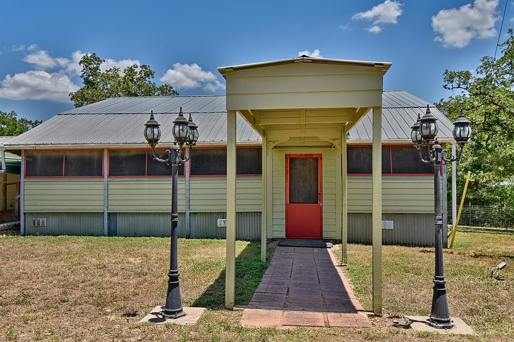 610 Raymond Lehmann Ln, Ledbetter, TX 78946 | Zillow