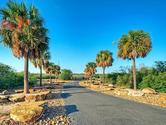 1372 Lyles Ranch Rd, Uvalde, TX 78801 | Zillow