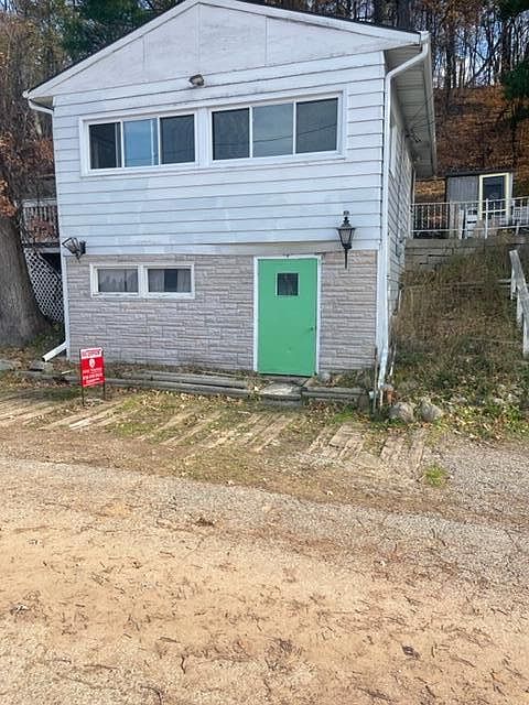 7110 Larned Dr NE, Belding, MI 48809 | MLS #23141152 | Zillow