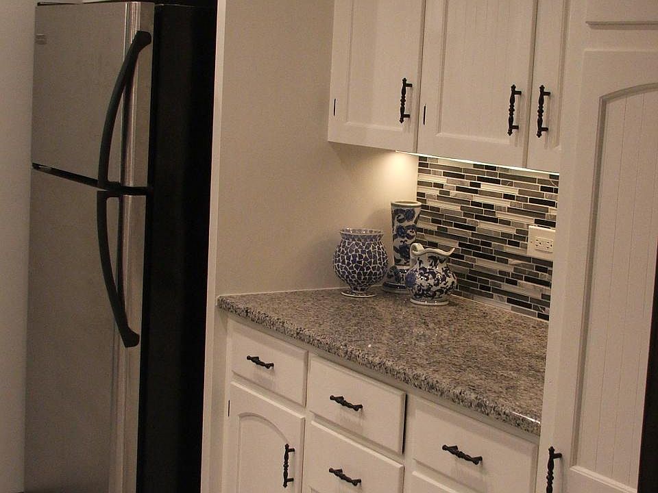 515 Russell Ave, Winthrop Harbor, IL 60096 | Zillow