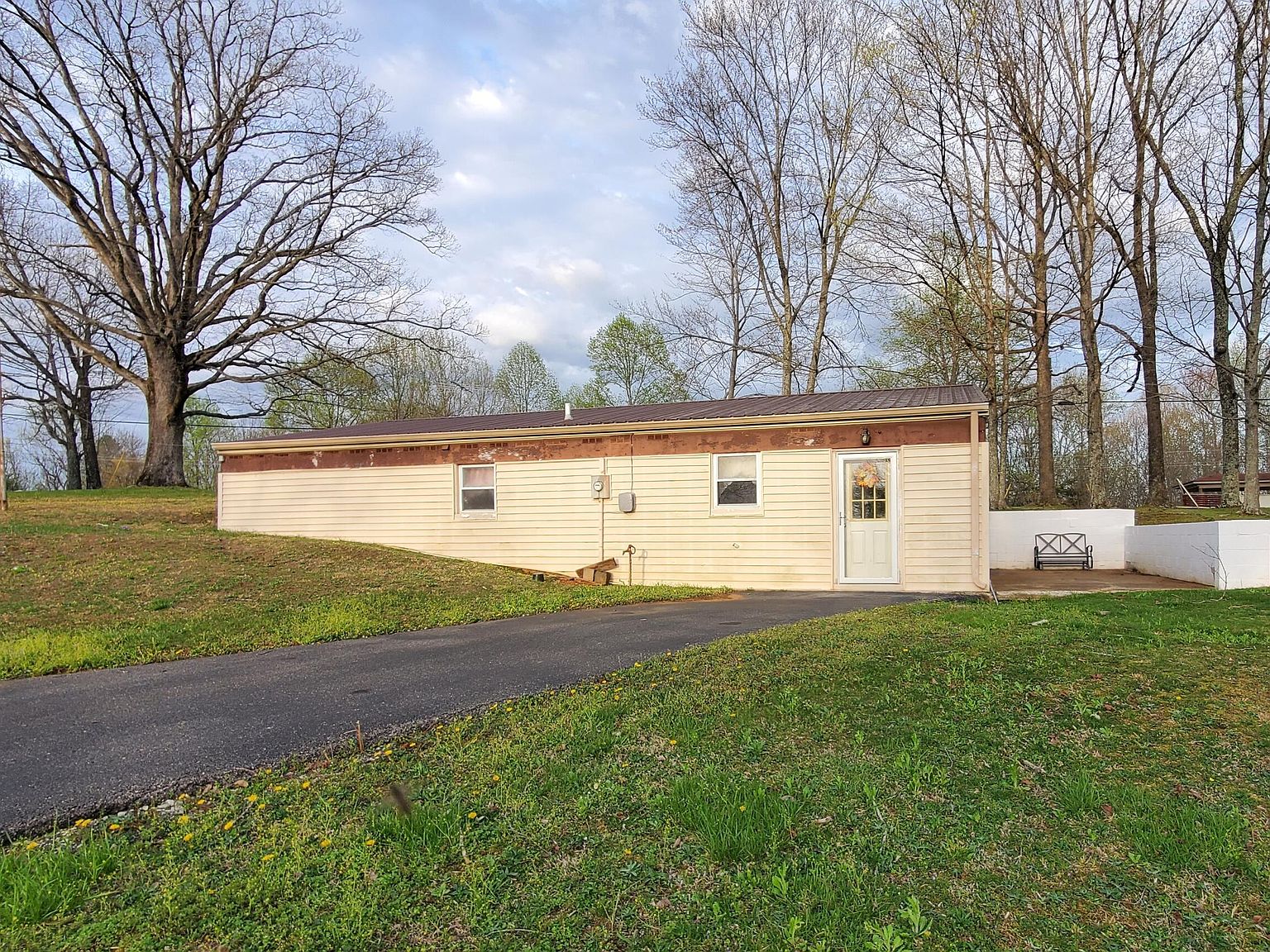 3451 Modoc Rd, Burkesville, KY 42717 | Zillow