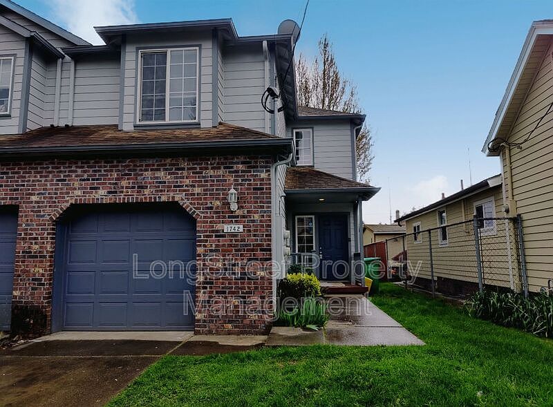 1742 SE Marion St, Portland, OR 97202 | Zillow