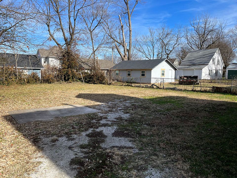 829 West Pershing Street - 829 W Pershing St Springfield, MO | Zillow