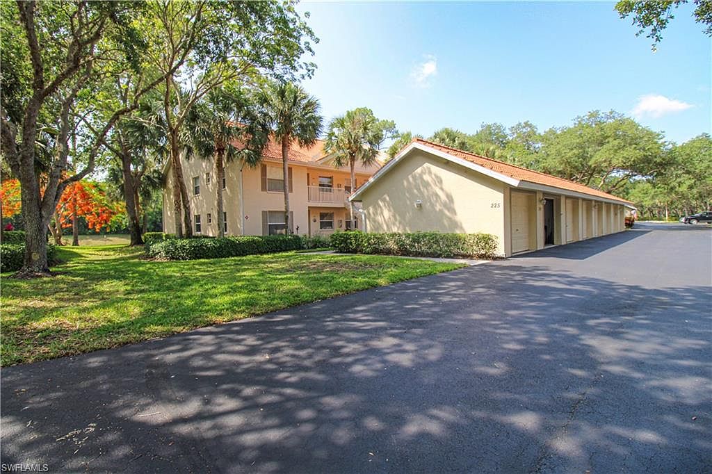 225 Robin Hood Cir UNIT 6, Naples, FL 34104 | MLS #224046043 | Zillow