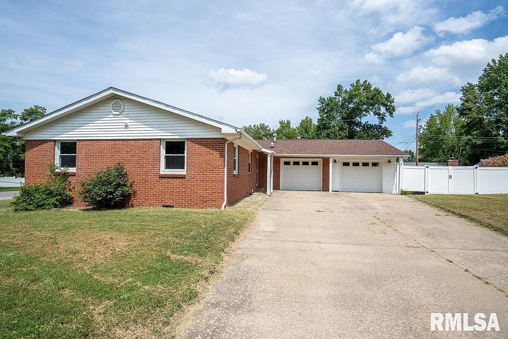 600 Indian Hill Dr, Herrin, IL 62948 | Zillow