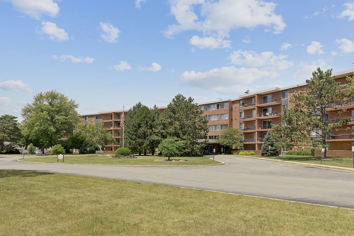 16 E Old Willow Rd APT 202S, Prospect Heights, IL 60070 | MLS #12455205 ...