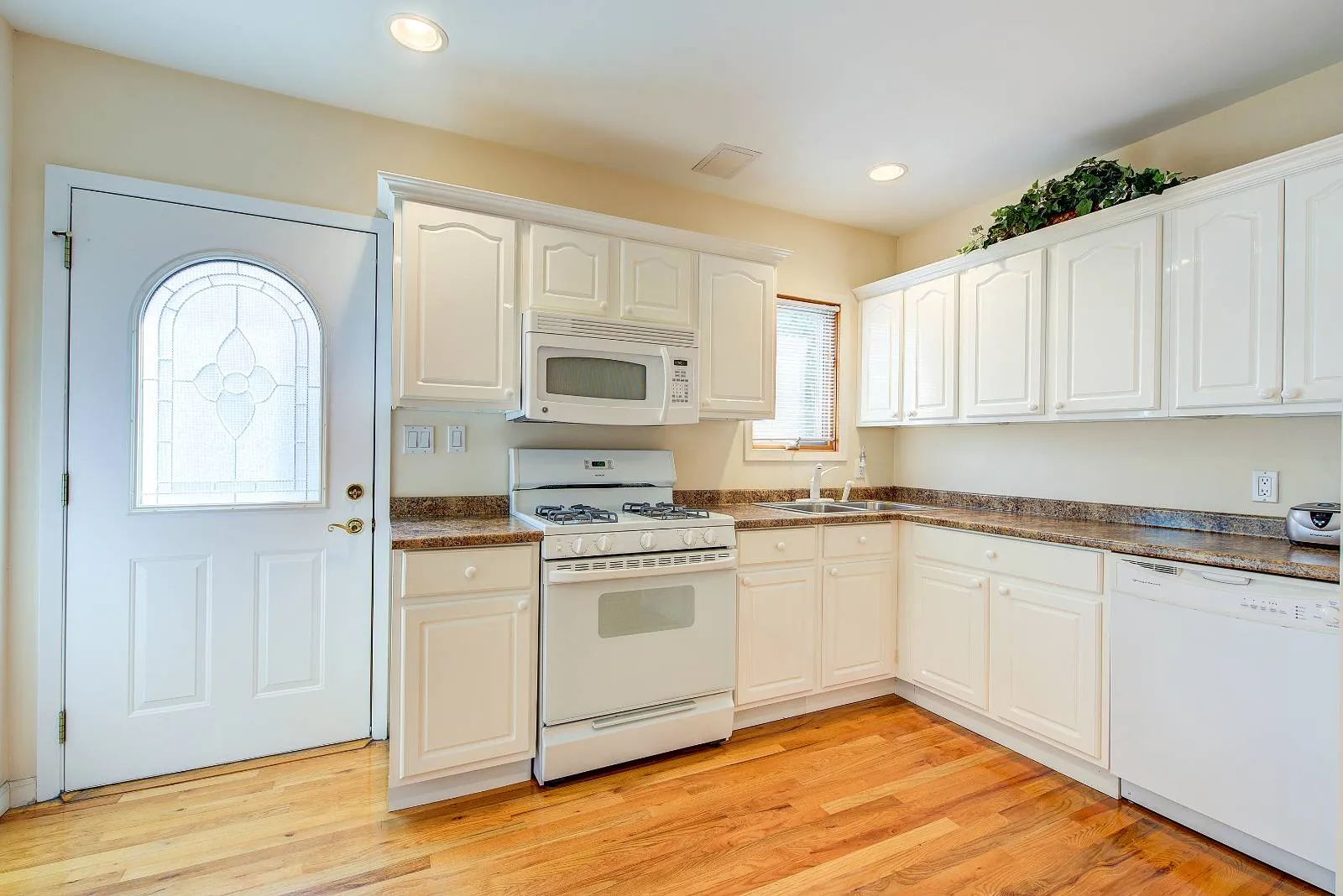160-32 11th Avenue #1 in Beechhurst, Queens | StreetEasy