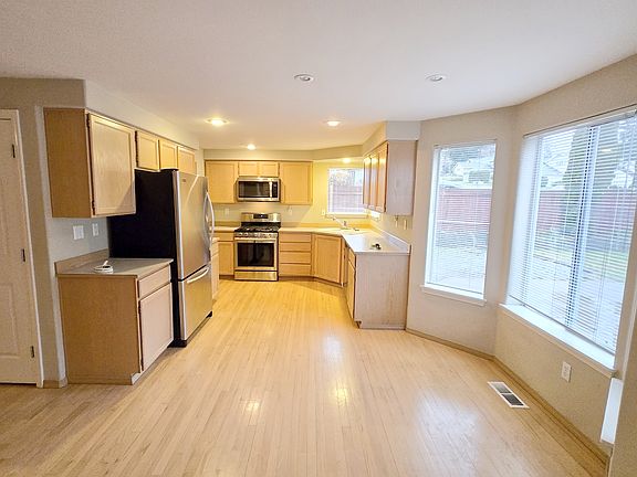 9529 S 242nd St, Kent, WA 98030 | Zillow