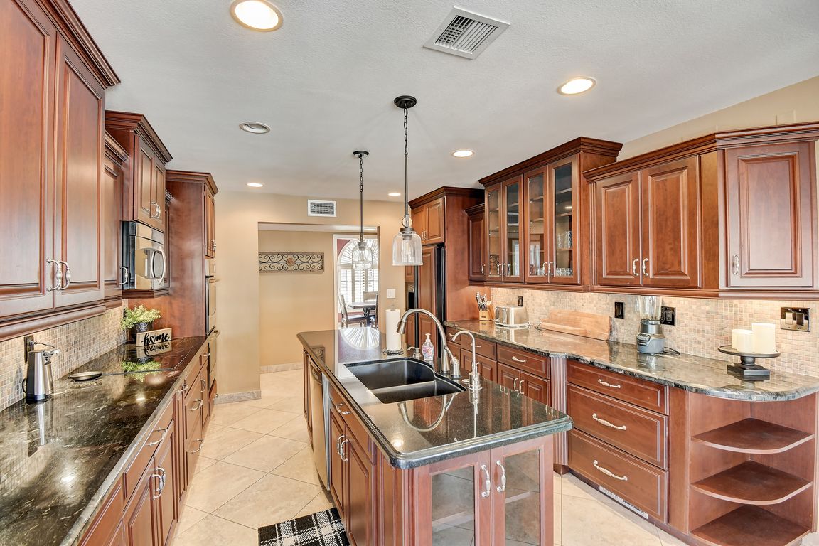 5648 W Arrowhead Lakes Dr, Glendale, AZ 85308 | MLS #6656081 | Zillow