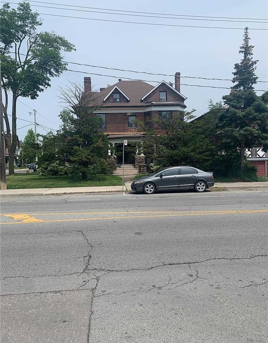 142 Annette St #3, Toronto, ON M6P 1P2 | Zillow