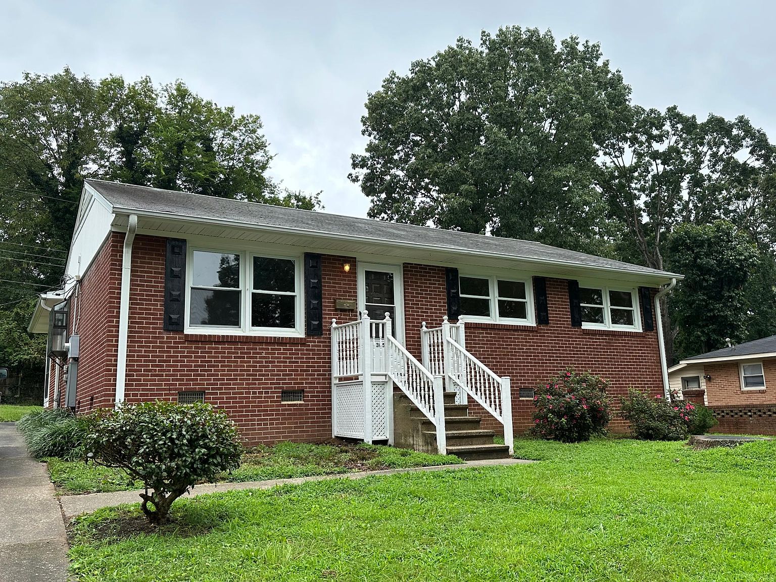 305 Clapp St, Graham, NC 27253 | Zillow