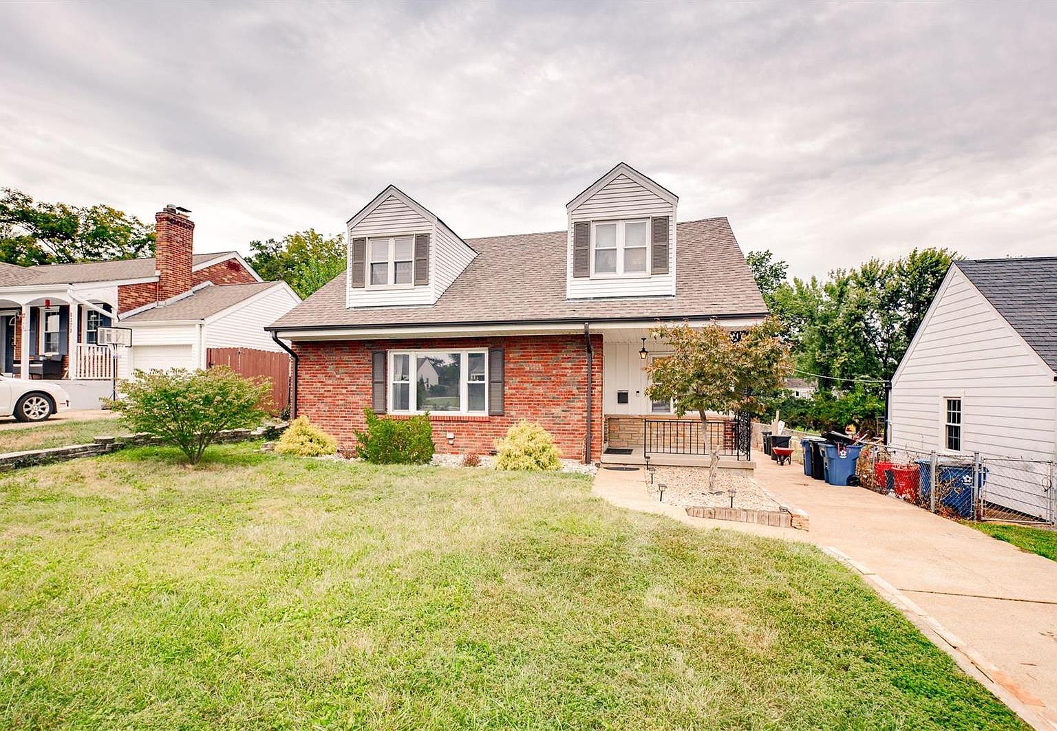 6325 Darlow Dr, Saint Louis, MO 63123 | MLS #23055323 | Zillow