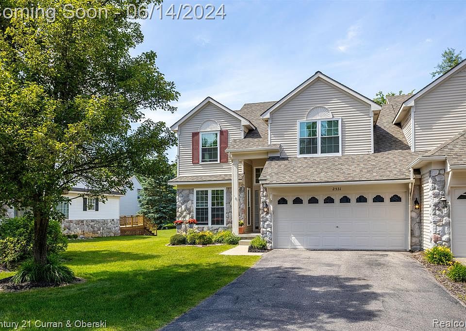 2531 Pine Dr, Wixom, MI 48393 | Zillow