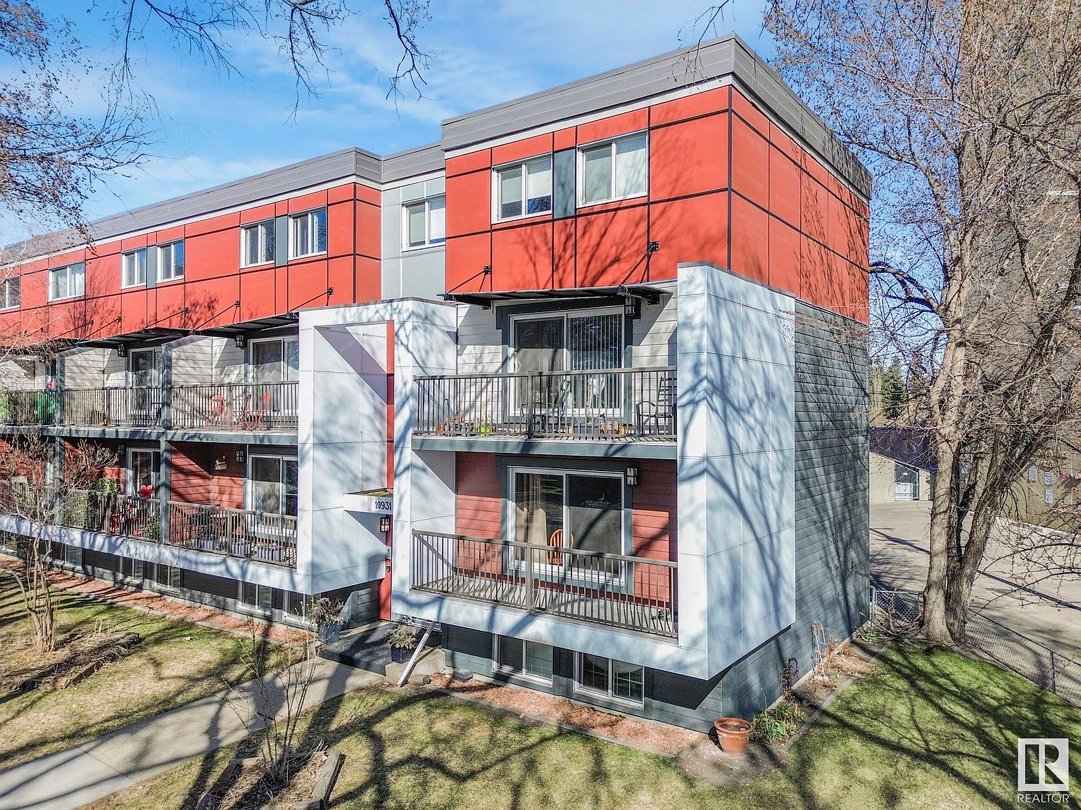 10931 83rd St NW #9, Edmonton, AB T5H 1M2 | MLS #E4432069 | Zillow