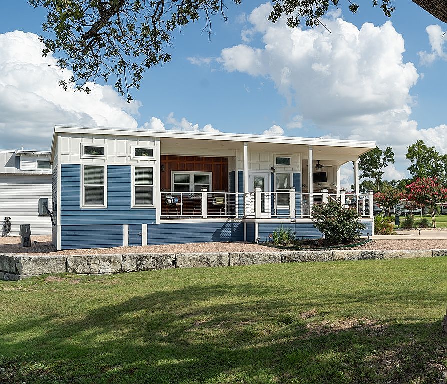 8207 Canoga Ave UNIT 1, Austin, TX 78724 | Zillow