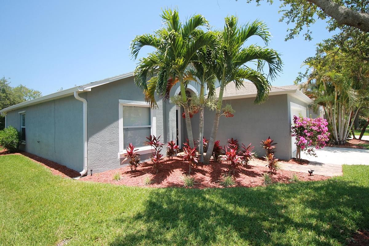 1161 N 13th Sq, Vero Beach, FL 32960 | Zillow