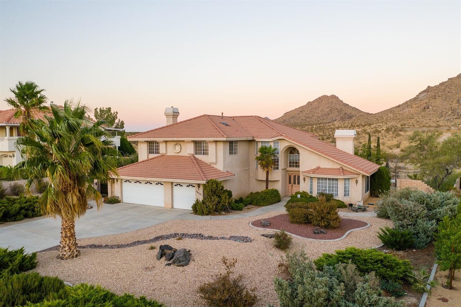 16701 Iwa Rd, Apple Valley, CA 92307 | Zillow