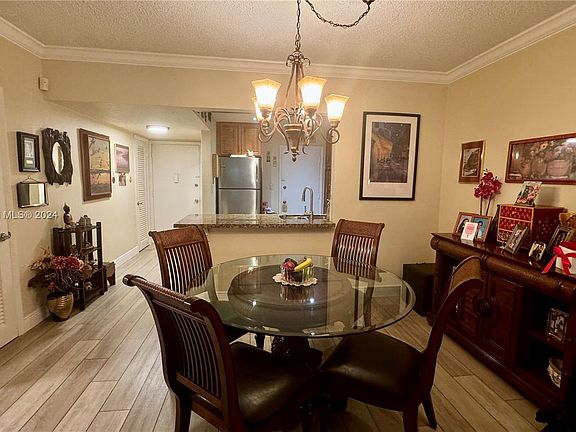 9159 SW 77th Ave APT 210, Miami, FL 33156 | Zillow