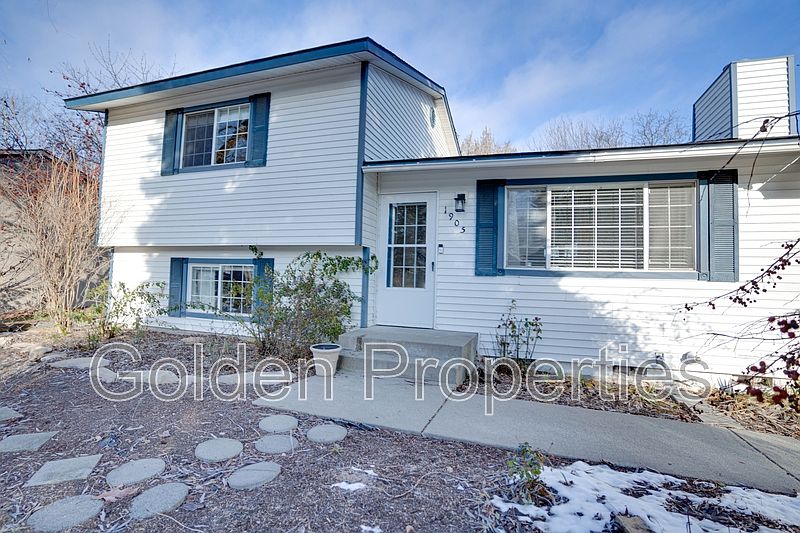 1905 W James Crowe Dr, Hayden Lake, ID 83835 | Zillow