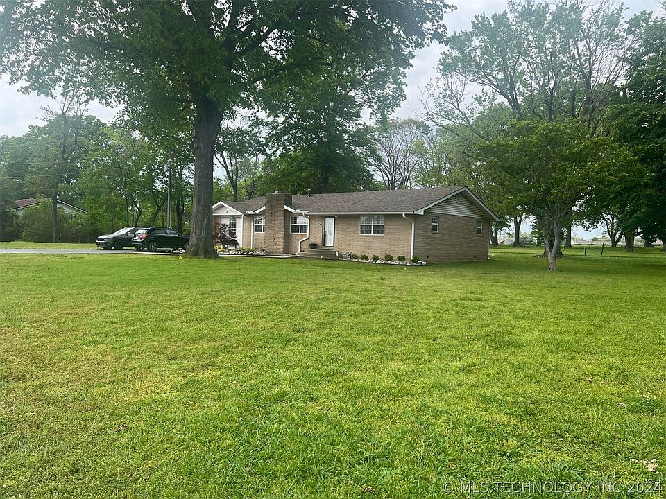 815 W Doyle Ave, Stilwell, OK 74960 | Zillow