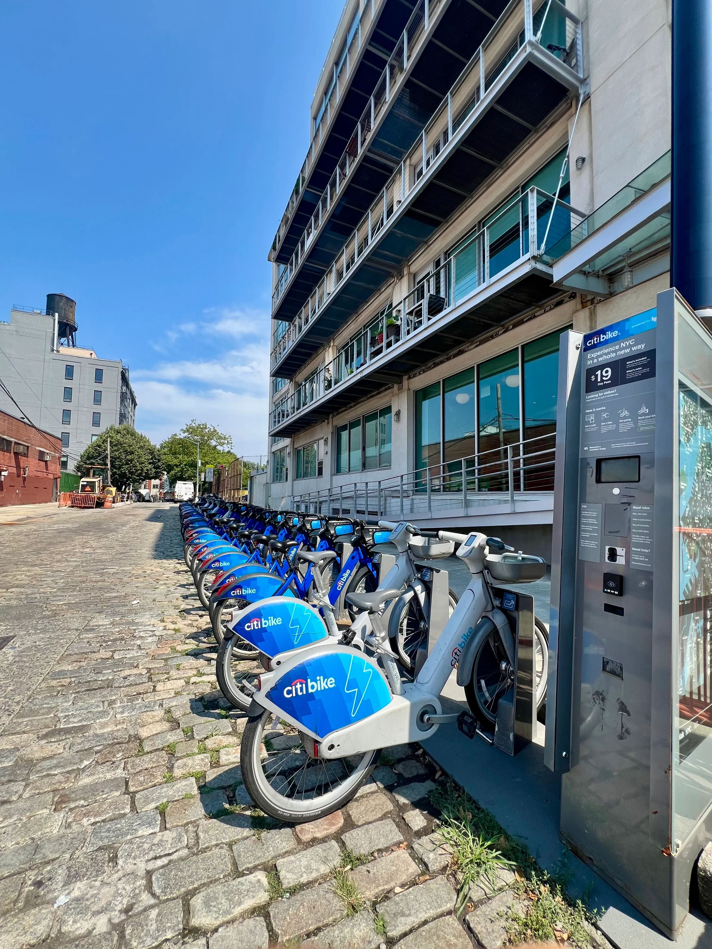 99 Gold Street #4K in Vinegar Hill, Brooklyn | StreetEasy