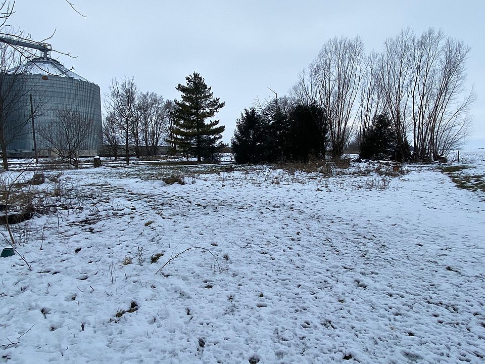 310 Bodman St, Milmine, IL 61855 | Zillow