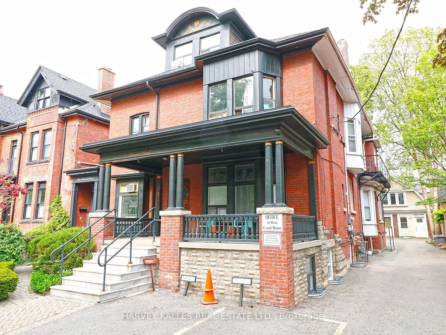 7 Admiral Rd #103, Toronto, ON M5R 2L4 | Zillow